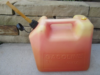 Dispensers & Accessories - Blitz 5 Gallon Gas Can