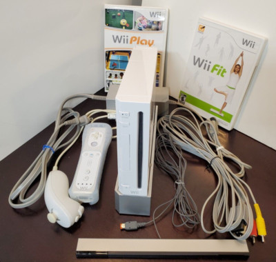 Nintendo Wii Console RVL-001 White with Controller + Nunchuck, Cables ...
