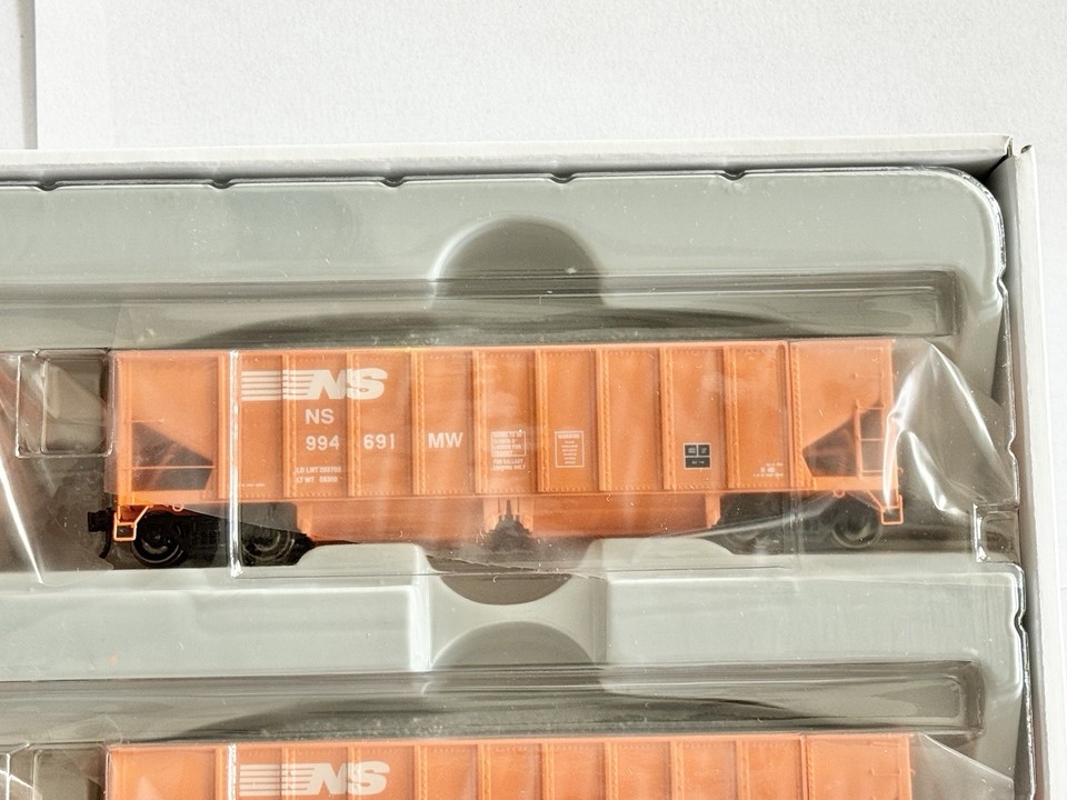 Athearn RTR HO 40’ Outside Braced Ballast Hopper Norfolk Southern NS 4 ...