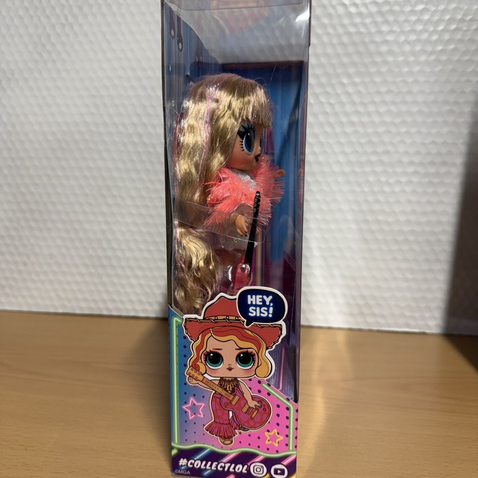 LOL Surprise Tweens Neon Pop Stars Thea Stars Fashion Doll Black Light ...