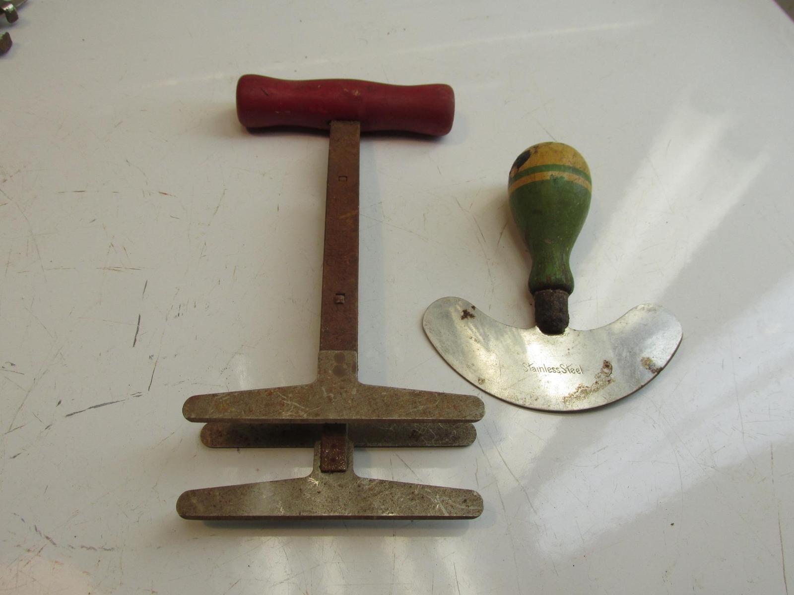 2 Food Choppers 1 Wood Red Handle Spring Loaded,1 Green Wood Handle ...