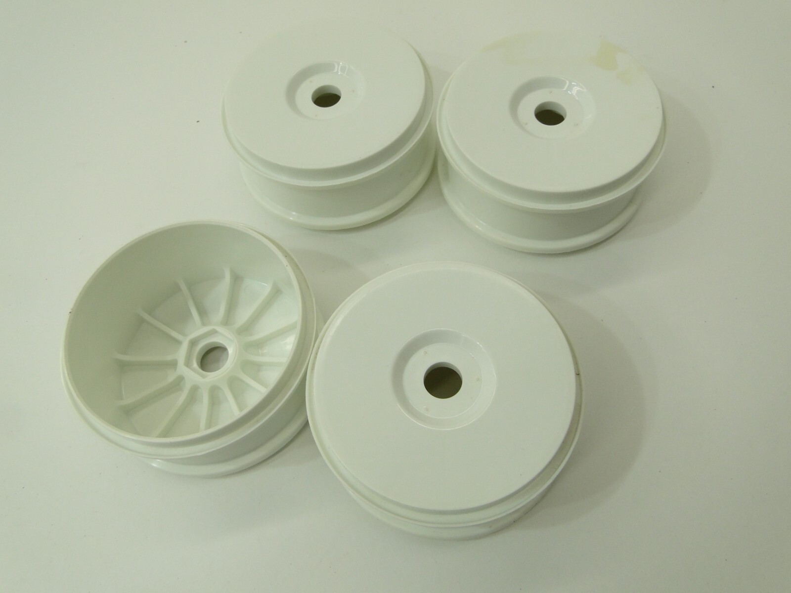 VINTAGE LOSI RC 1/8 BUGGY WHEELS APPROXIMATE DIMENSIONS: 3 ½” DIAMETER ...