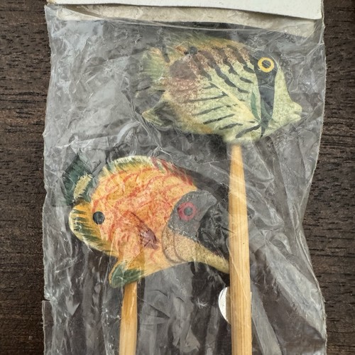 NWT VTG 4 Wooden Swizzle Sticks 7" Stirrers 2 Fish 1 Cardinal 1 Parrot ...