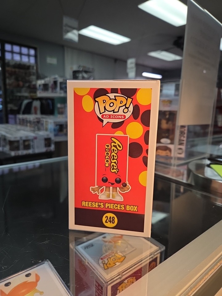 Funko Pop! Vinyl: Hershey's - Reese's Pieces Box Exclusive #248 W ...