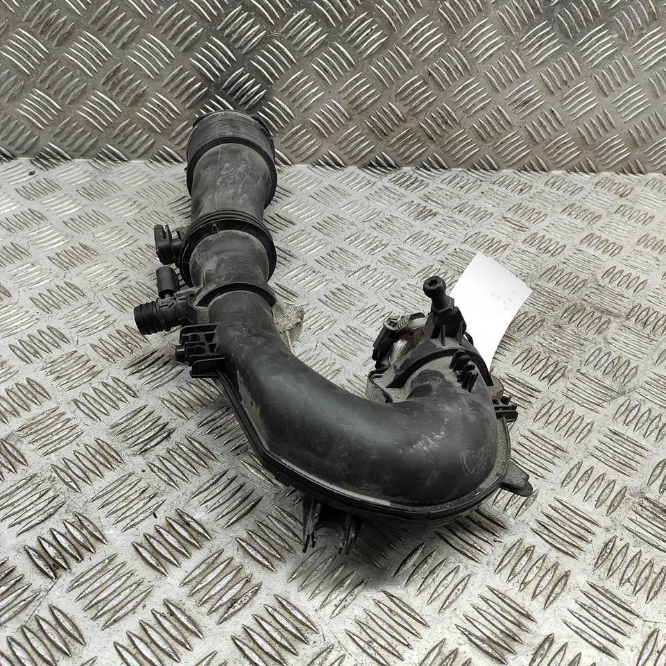 MERCEDES-BENZ CLA Coupe C117 Luftzufuhrschlauch A2700901029 1.6 P 90KW ...