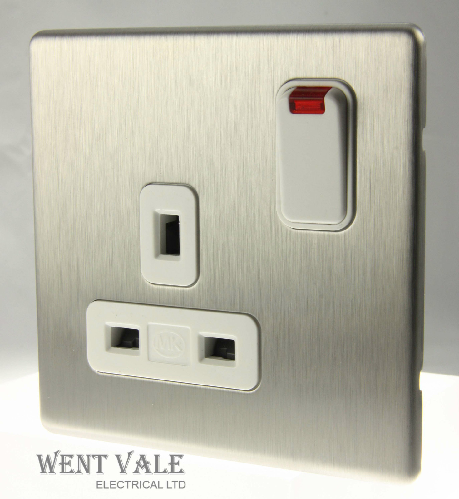 MK Aspect - K24657 BSS W - 13a 1 Gang Switched Socket With Neon New ...