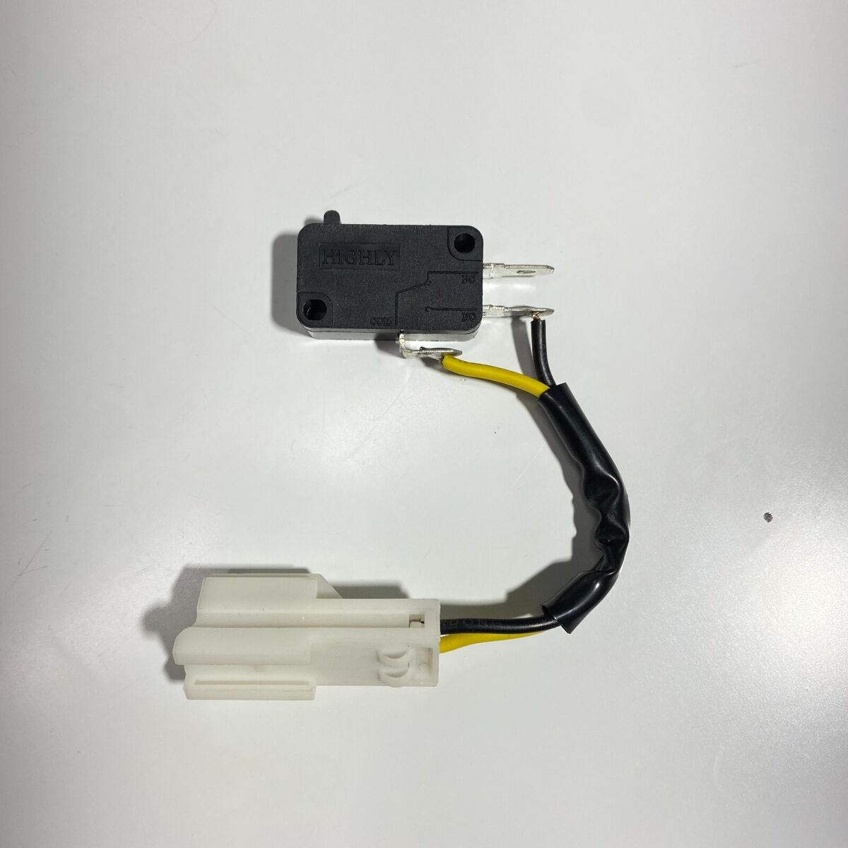 Accelerator Pedal Switch for ISUZU NPR NQR 8970693281 Accelerator Pedal Switch for ISUZU NPR NQR 8970693281