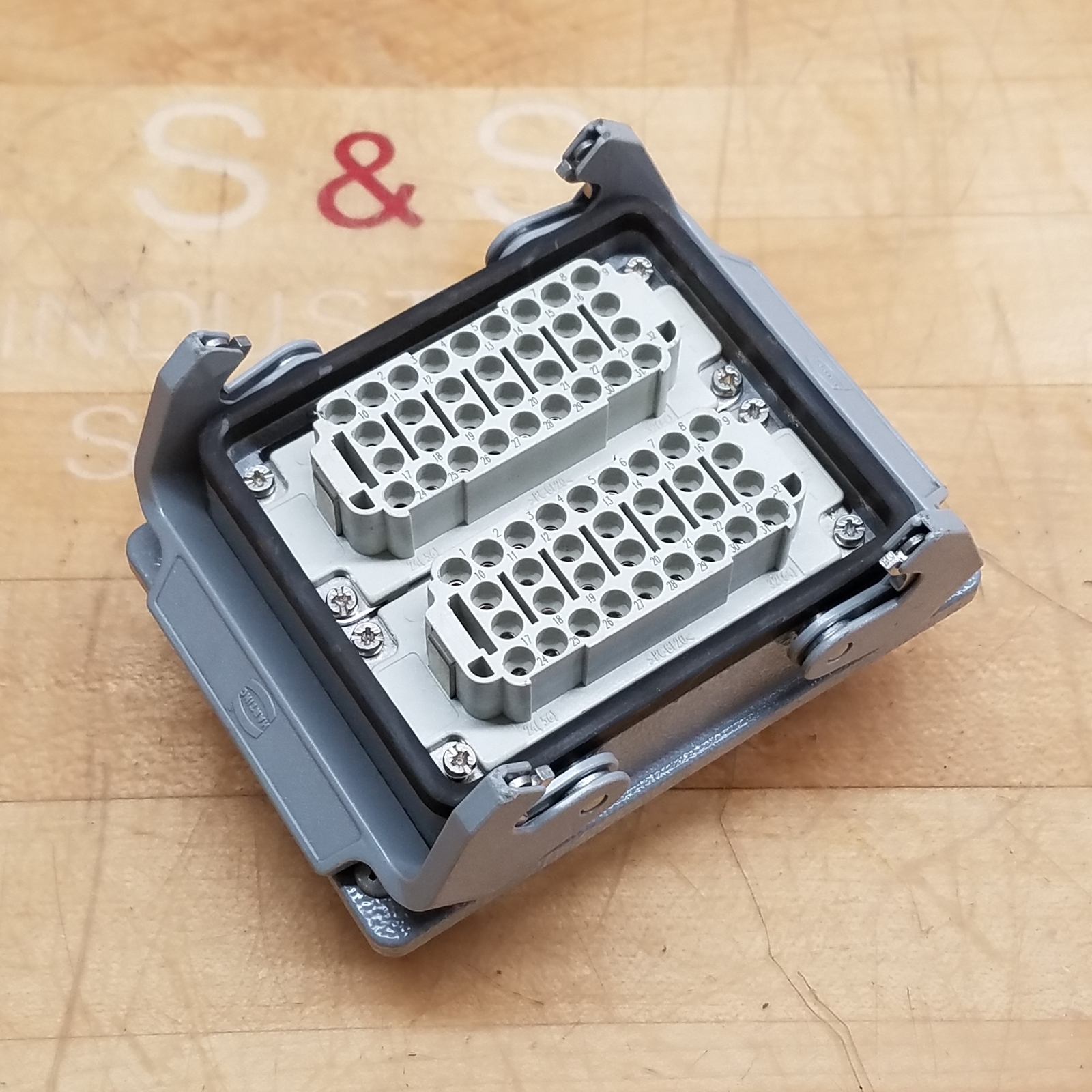 Harting PC-GF20 Connector Kit, 32 Pin Female - USED | eBay