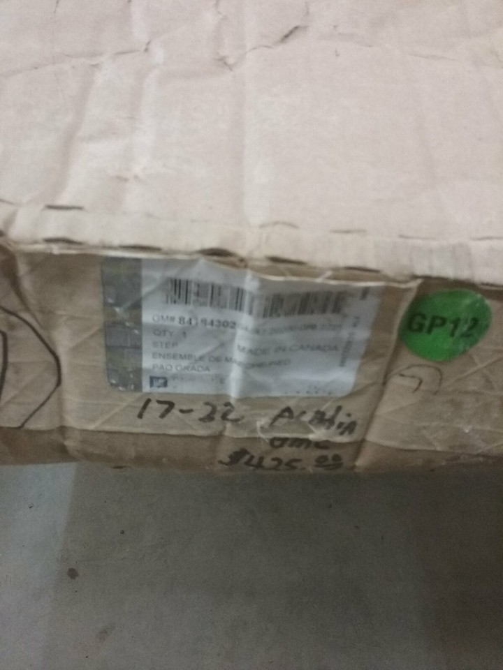 Genuine GM Running Board Step 84184302 READ NO HARDWARE | eBay