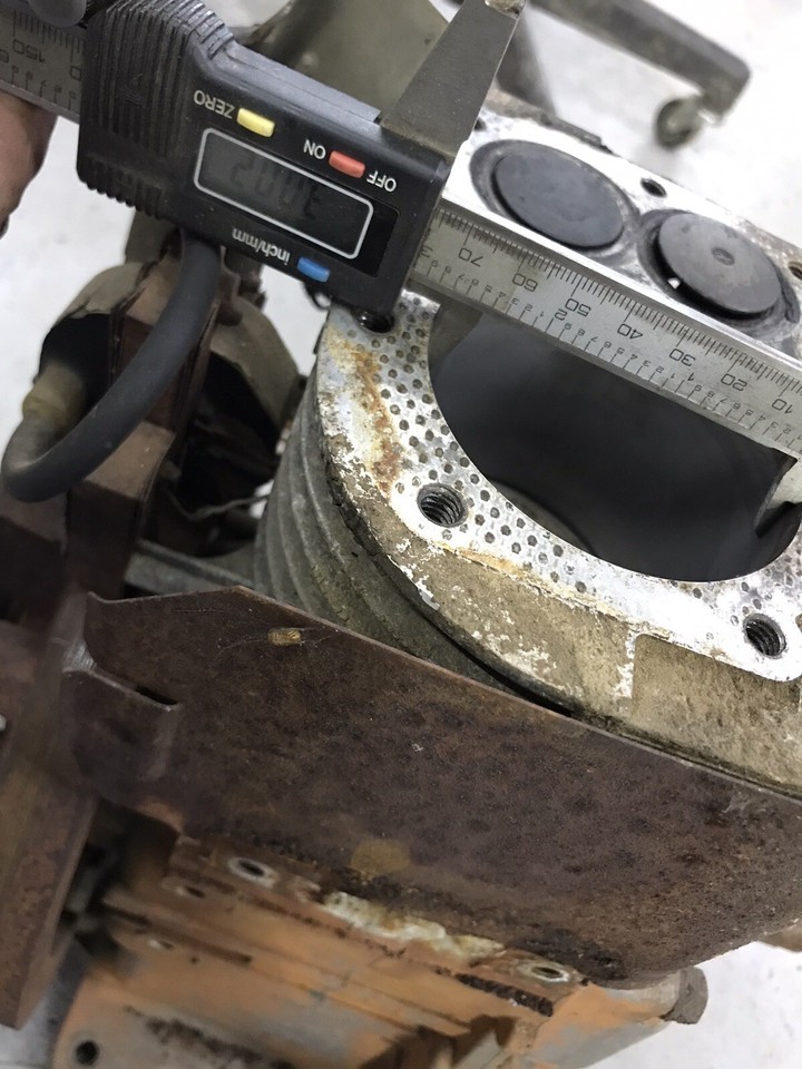 Vintage Briggs and Stratton 8HP Engine motor flywheel crank case block ...
