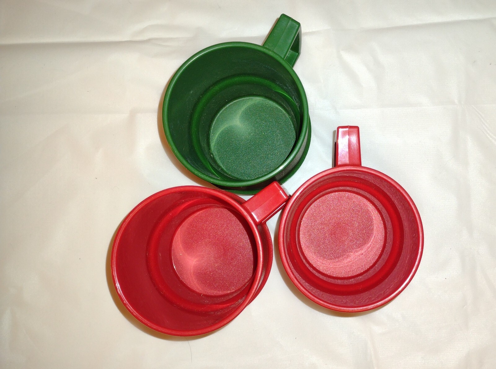 3 Vintage Tupperware Coffee Mugs Red Snowflake & Green Dove Christmas ...