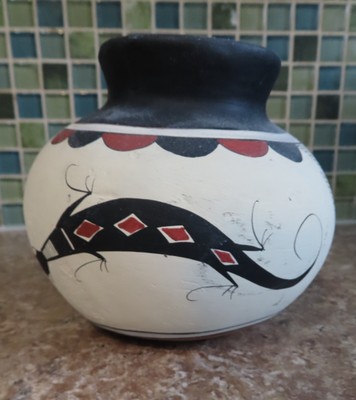 Vintage Southwestern Indian Native American Hand Made Decorated Pot ...