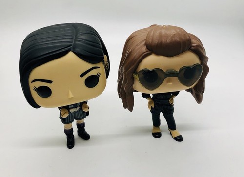 Funko Pop! TV: Mr. Robot Darlene Alderson #480 & White Rose #481 Vinyl ...