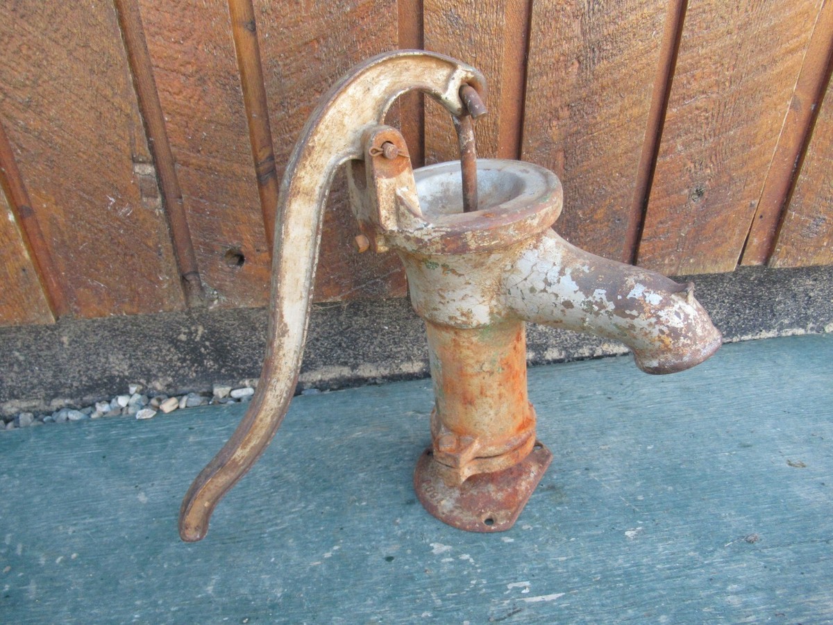 Old Fashioned Water Pump Water Pumps Authentic Reclamation
