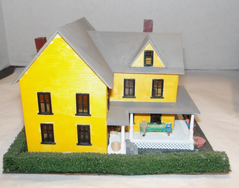 HO Scale Built Buildings DPM Commericial & Plastic House | eBay