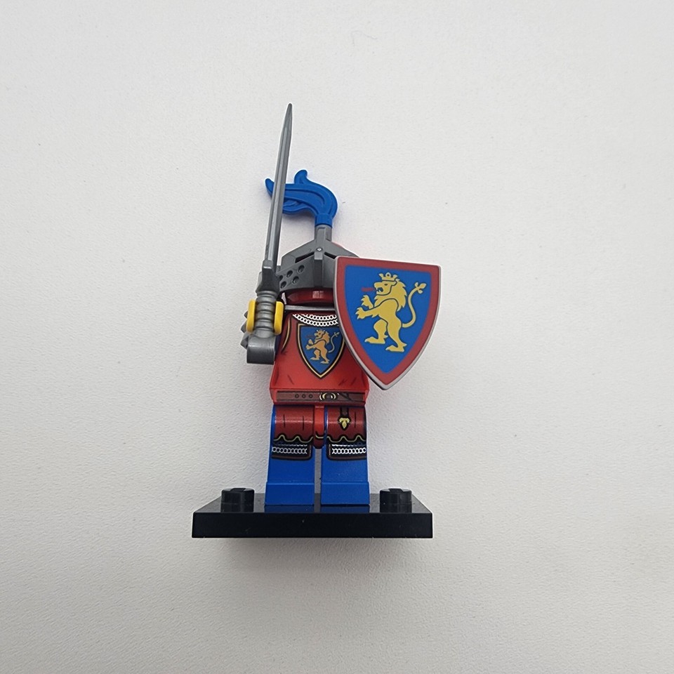 LEGO CASTLE LION KINGHTS,BLACK FALCON MINI FIGURES,WEAPONS,ARMOR ...