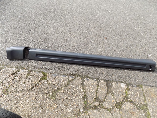 Genuine Land Rover Right Hand Anthracite Side Sill Moulding - LR018175 ...