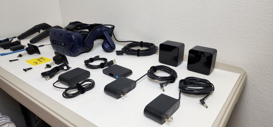 HTC VIVE Pro Headset VR Full Set Complete System Virtual Reality Kit A+ ...