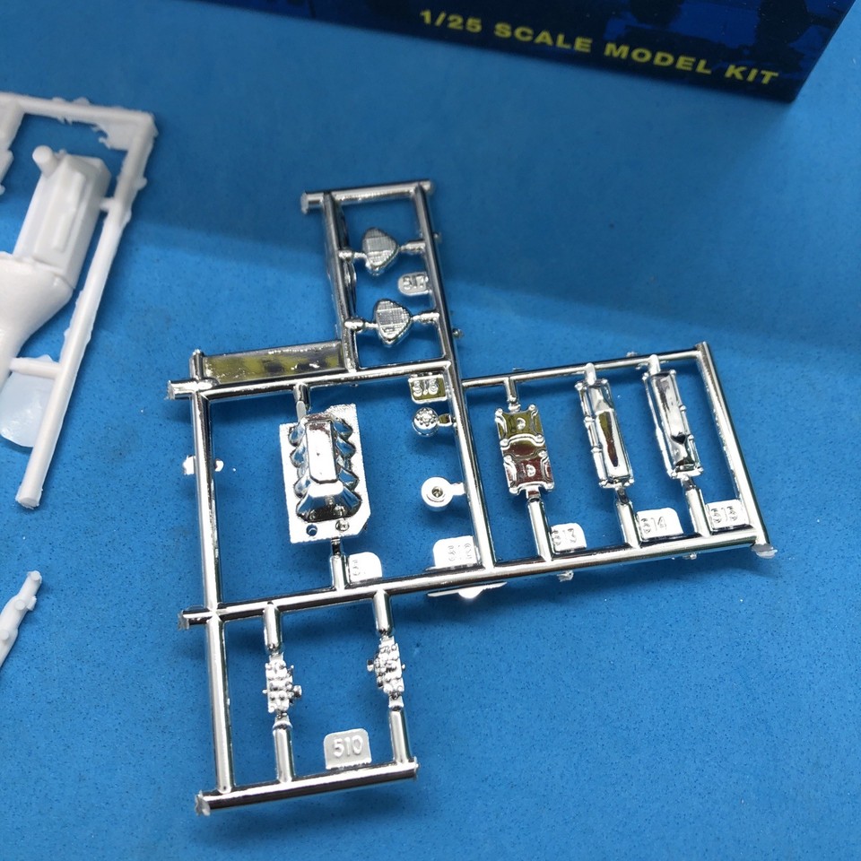 AMT Ford 351 Cleveland Pro Stock Engine Tunnel Ram Headers 1:25 LBR ...