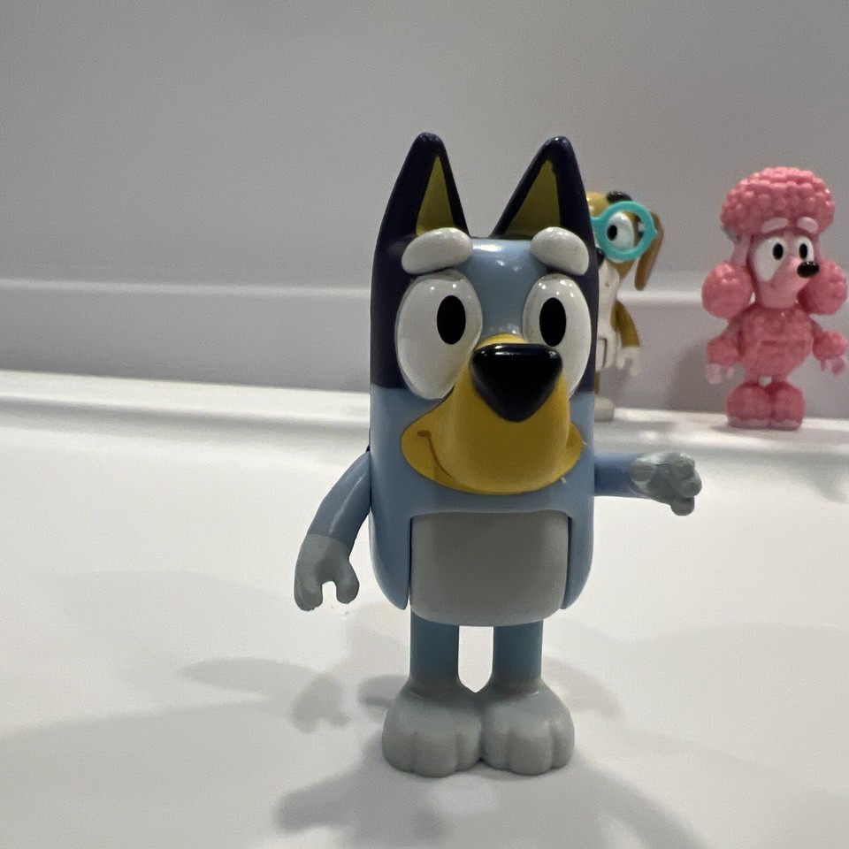 Bluey & Friends Action Figure 4 Pack Set Bluey Snickers Coco Honey ...