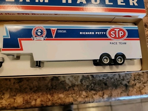 Richard Petty STP #43 Race Team Hauler 1:64 Scale Diecast 1992 with CoA ...