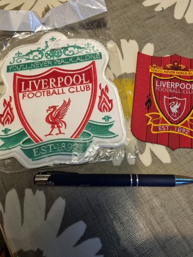 2 X BRAND NEW LIVERPOOL FC SEW ON PATCHES BADGES NEW COLLECTABLE ...