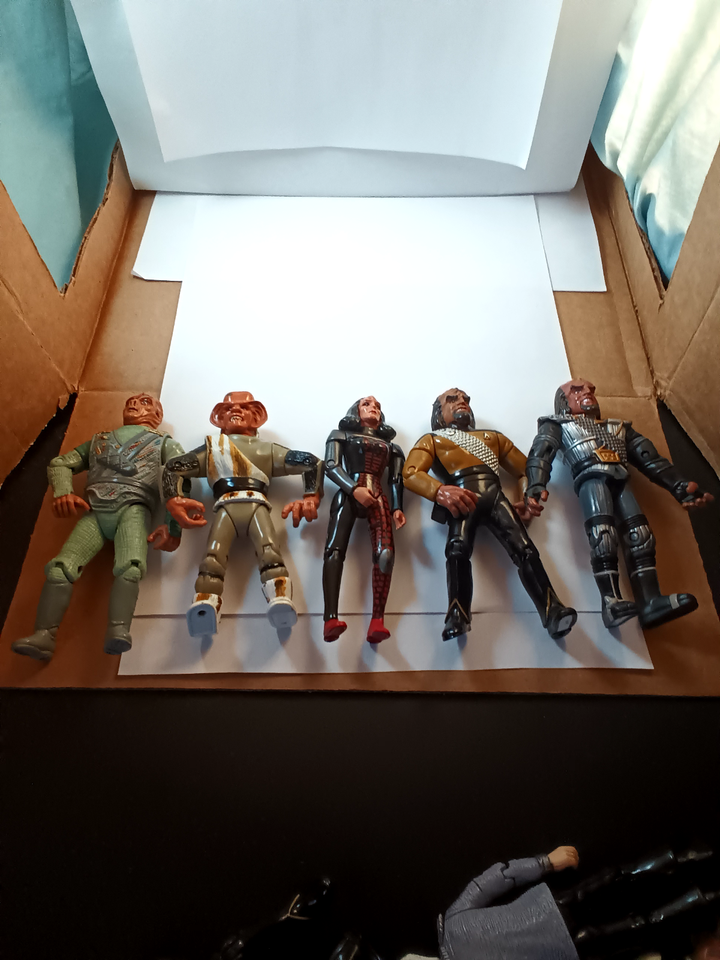 LOT OF 25 LOOSE STAR TREK THE NEXT GENERATION PLAYMATES ACTION FIGURES ...