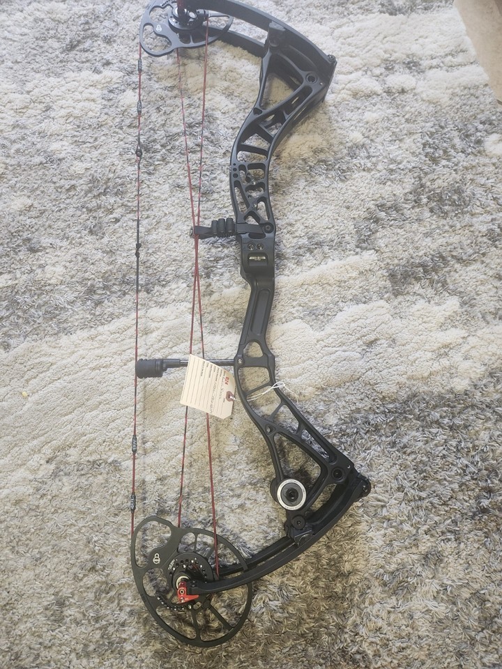 Bowtech Solution SD - Right Hand - 70lbs - 23.5"-28.5" - Black - A10478 | eBay