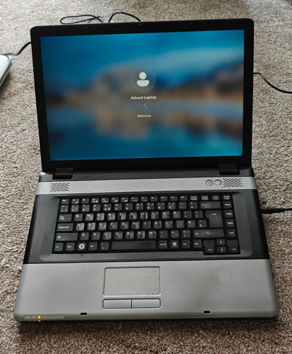 Advent 9517 17'' 2.4GHz Laptop Windows 11 Wifi 120GB SSD DVD Office ...