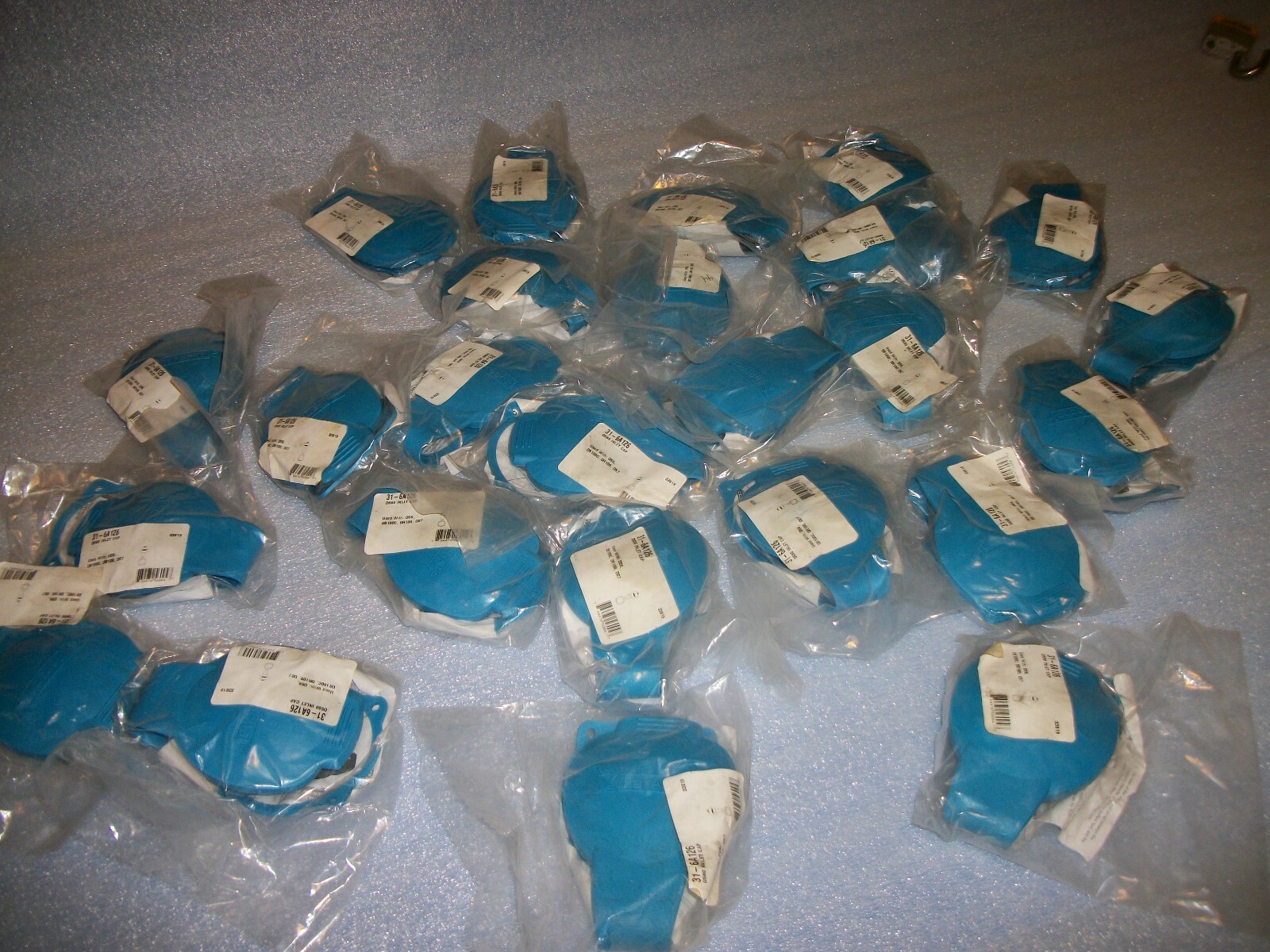 LOT OF 25 NEW MELTRIC INLET CAP DS60 31-6A126 USE W/ DS6 DS100C DR100 ...