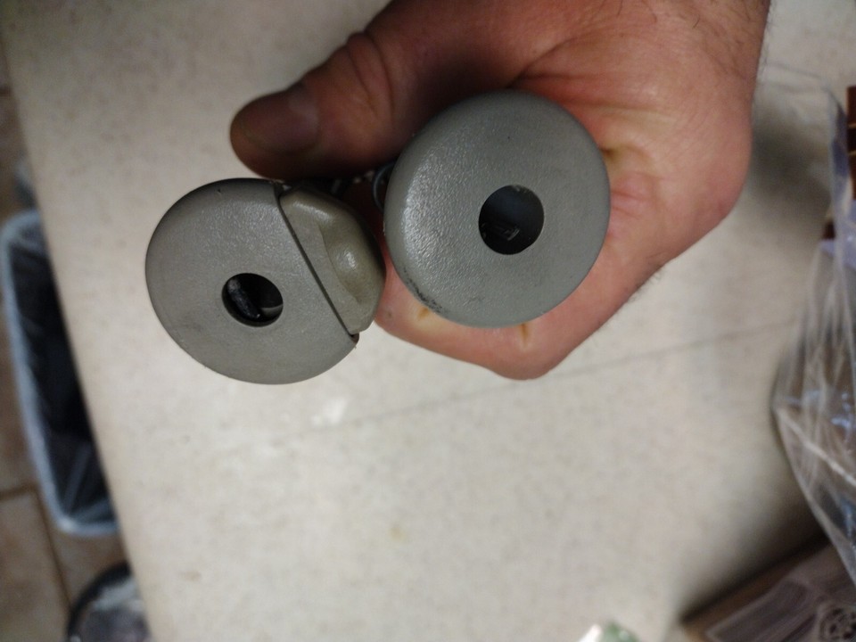 OEM 2006 To 2011 FORD CROWN VICTORIA SEAT HEADREST GUIDE SLEEVE 3w73 ...