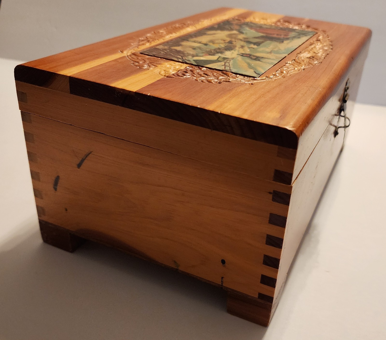 Cedar Wood Keepsake Box for Jewelry, Winter Scene Cover, Dovetail ...