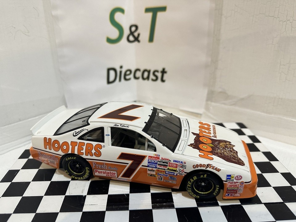 Alan Kulwicki #7 1/24 1992 1993 Hooters Ford Thunderbird Action ...