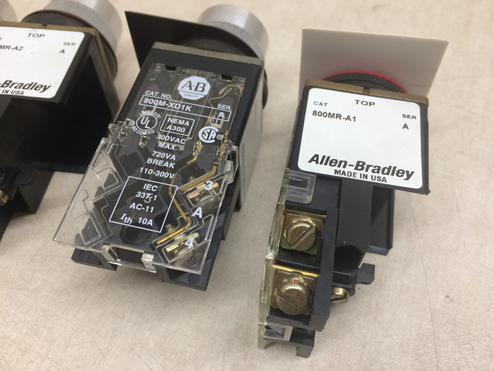 Lot of 4 Allen Bradley Push Buttons 800MR-A1 800MR-AZ W/ 800M-XD1K ...