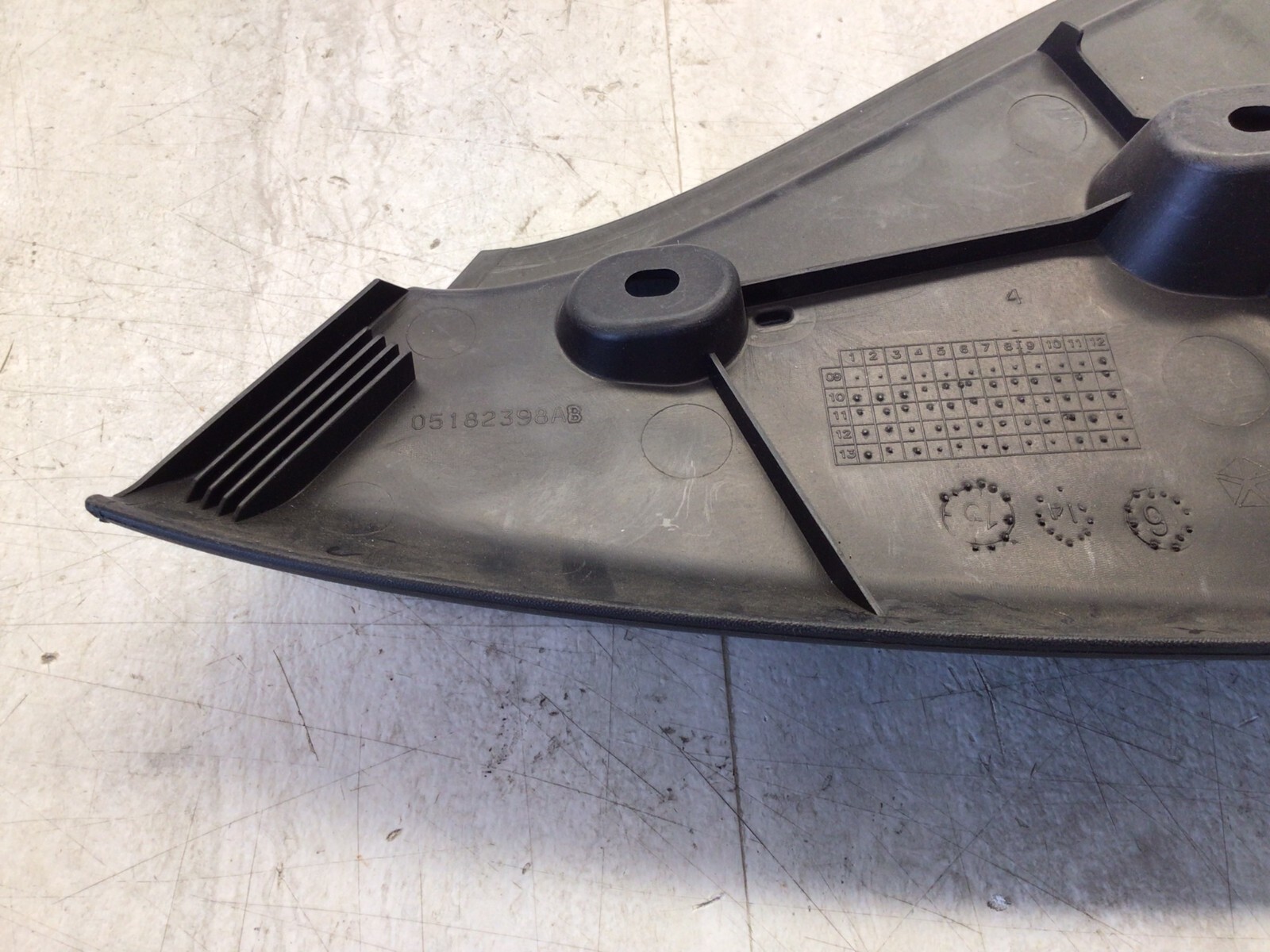 Genuine+Mopar+Box+Side+Spat+Right+5182398AB for sale online | eBay