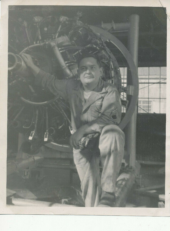 1940s USAF Mechanic's Japan airplane 5x6 Photo me at engine | eBay