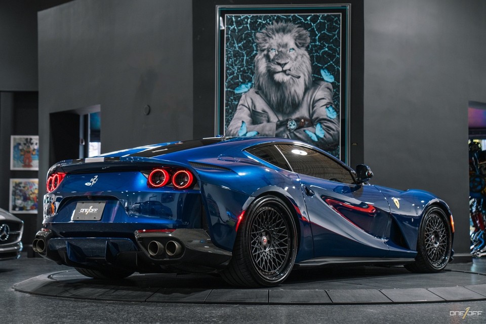 2018 Ferrari 812 Superfast on HRE Wheels w/ Passenger Display + Carbon ...