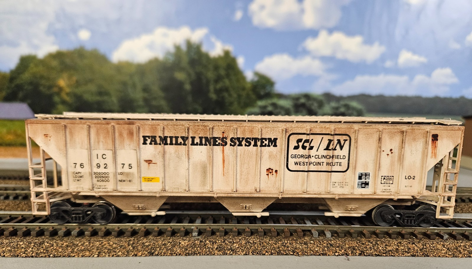 HO Athearn 54’ 3 Bay PS Covered Hopper Family Lines SCL LN Patched IC ...