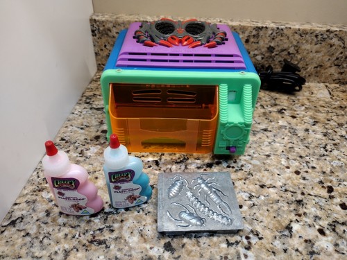 Tested- Vintage Creepy Crawlers Bug Maker Toy Oven - 2000 Toymax W ...