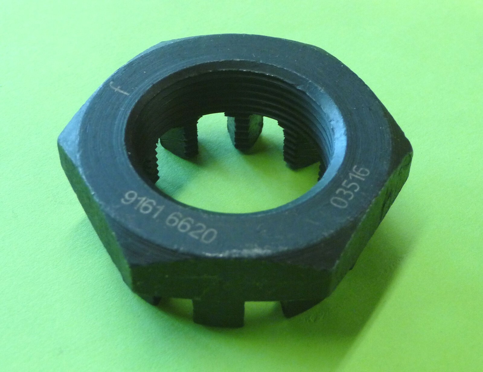 VW Bus T1 T2 T3 Kronenmutter SW 46 mit Splint für Bremstrommel HINTEN ...