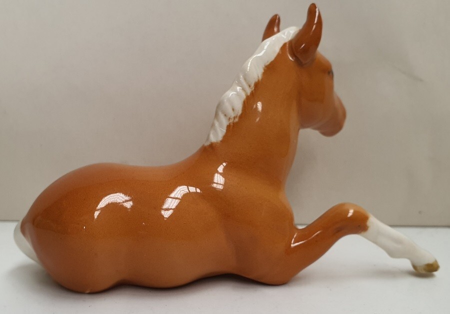 Vintage Beswick Palamino Foal Lying Model 915 c1941-89 Made in England ...