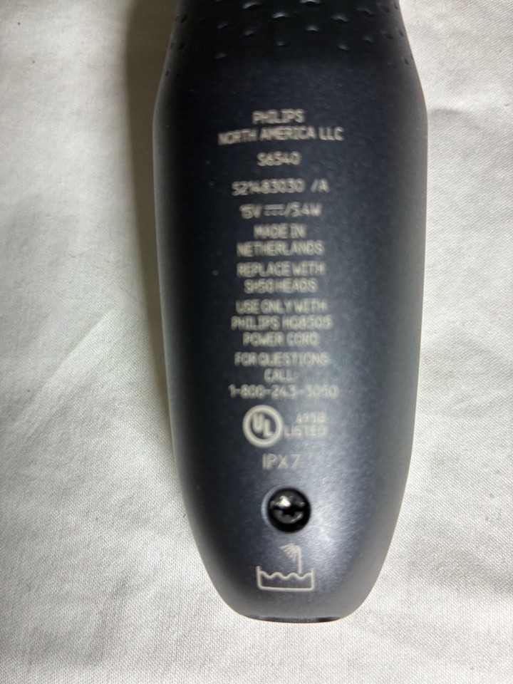 Philips Norelco Series 6000 Wet Dry Electric Rechargeable Shaver S6540 ...