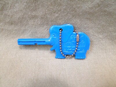 Vtg. Wells Fargo Blue Elephant Key to The San Francisco Zoo Story Book ...