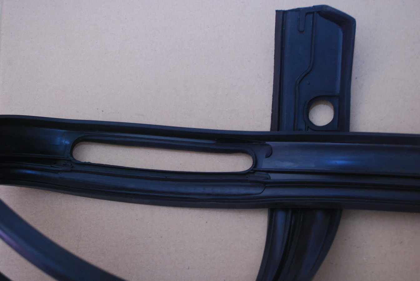 TOYOTA LAND CRUISER FJ40 BJ40 LOWER WINDSHIELD FRAME WEATHERSTRIP NEW ...