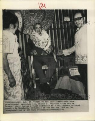 1972 Press Photo Senator Thomas Eagleton tries out ornate chair in ...