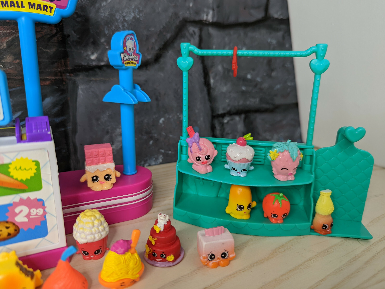 Lot of 30 SHOPKINS Figures Pick N Pack Small Mart Supermarket toys Food ...