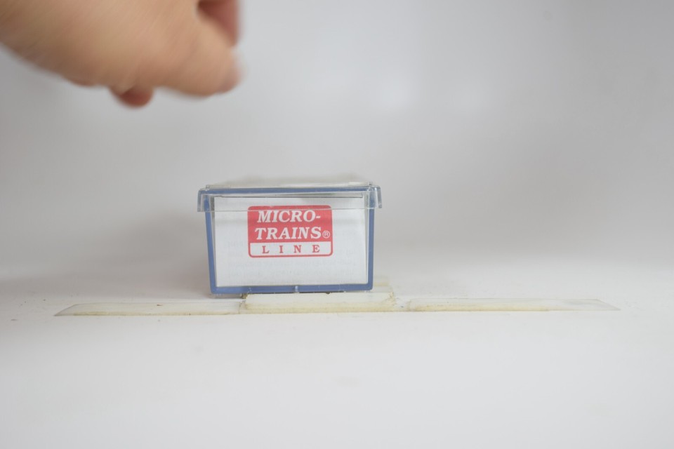 N Scale MICRO TRAINS COVERED HOPPER GN MKT UP BN CN CENTER BEsold ...