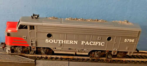 HO scale Penn Line Southern Pacific F7a diesel Locomotive no 5796 | eBay