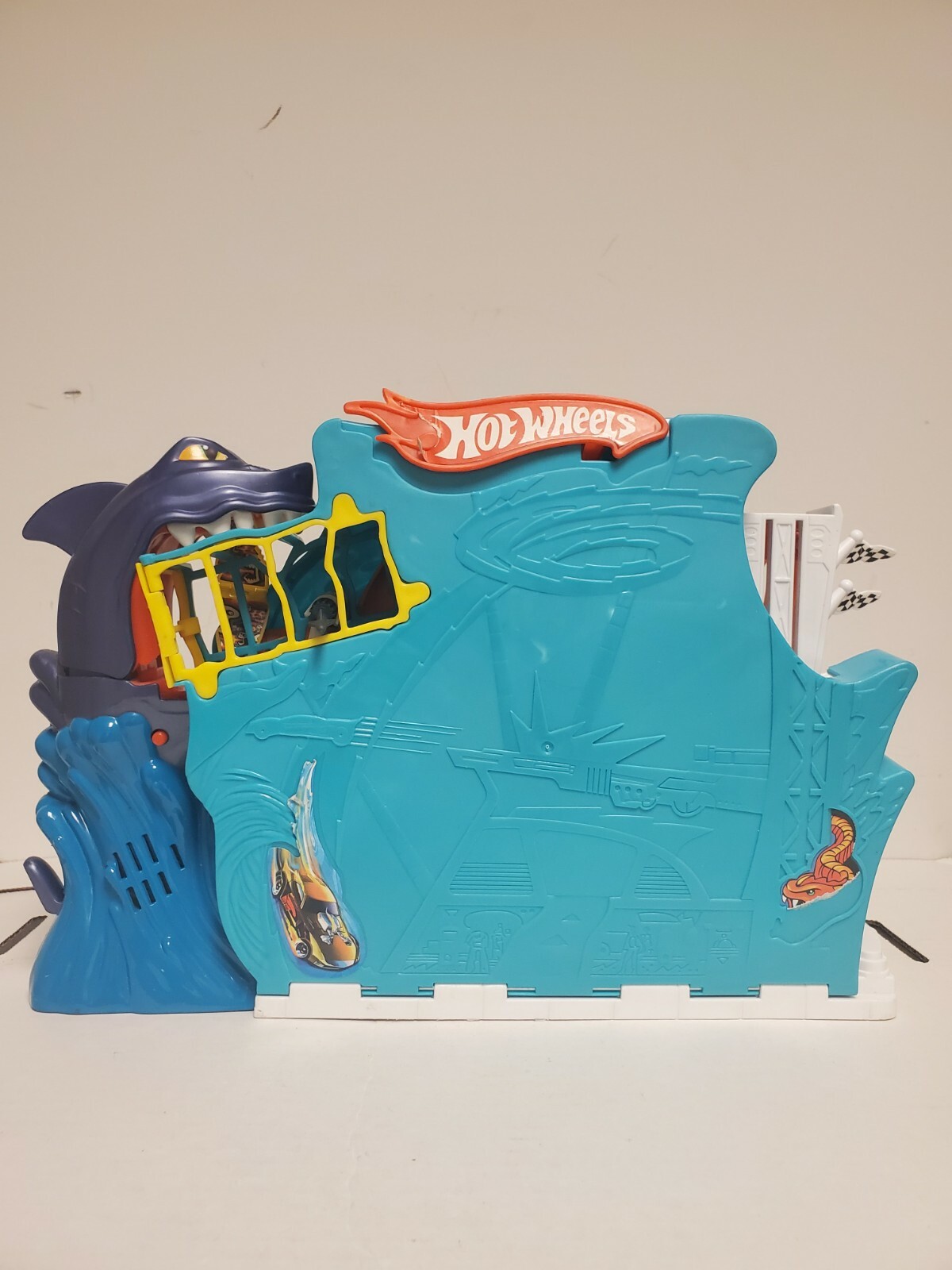 2008 Hot Wheels Shark Bite Bay Carry Track Set - By Mattel | eBay