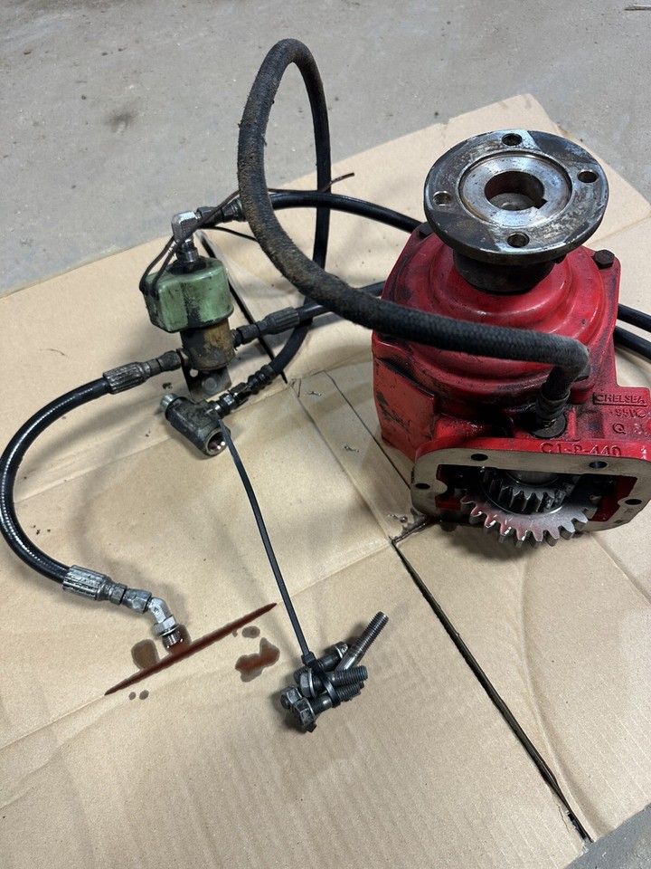 OEM Chelsea P-440 PTO Power Takeoff Gearbox Drive removed from a ...
